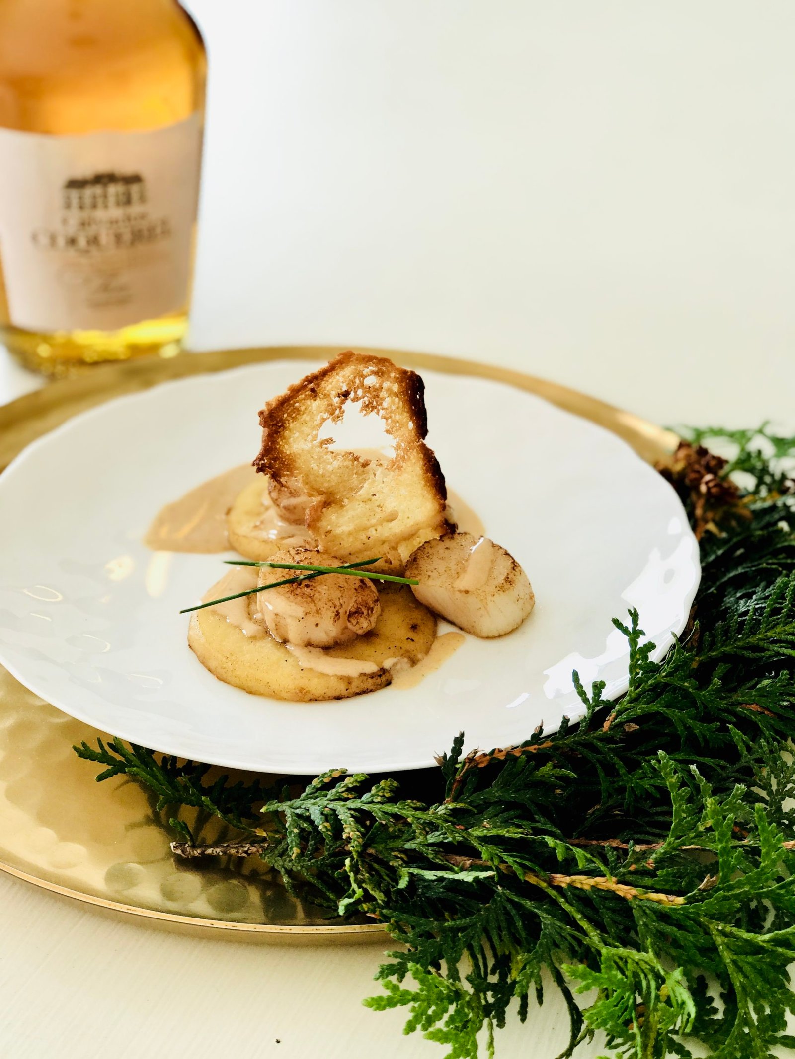 Scallops Flambéed with Calvados - foodydelice.com